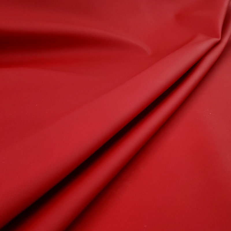 Piel sintética roja mate para muebles y tapicerías